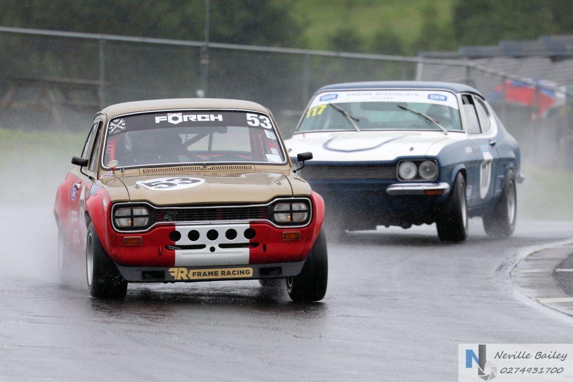 Gallery: Wet weather fails to dampen Christmas at the Downs - VelocityNews