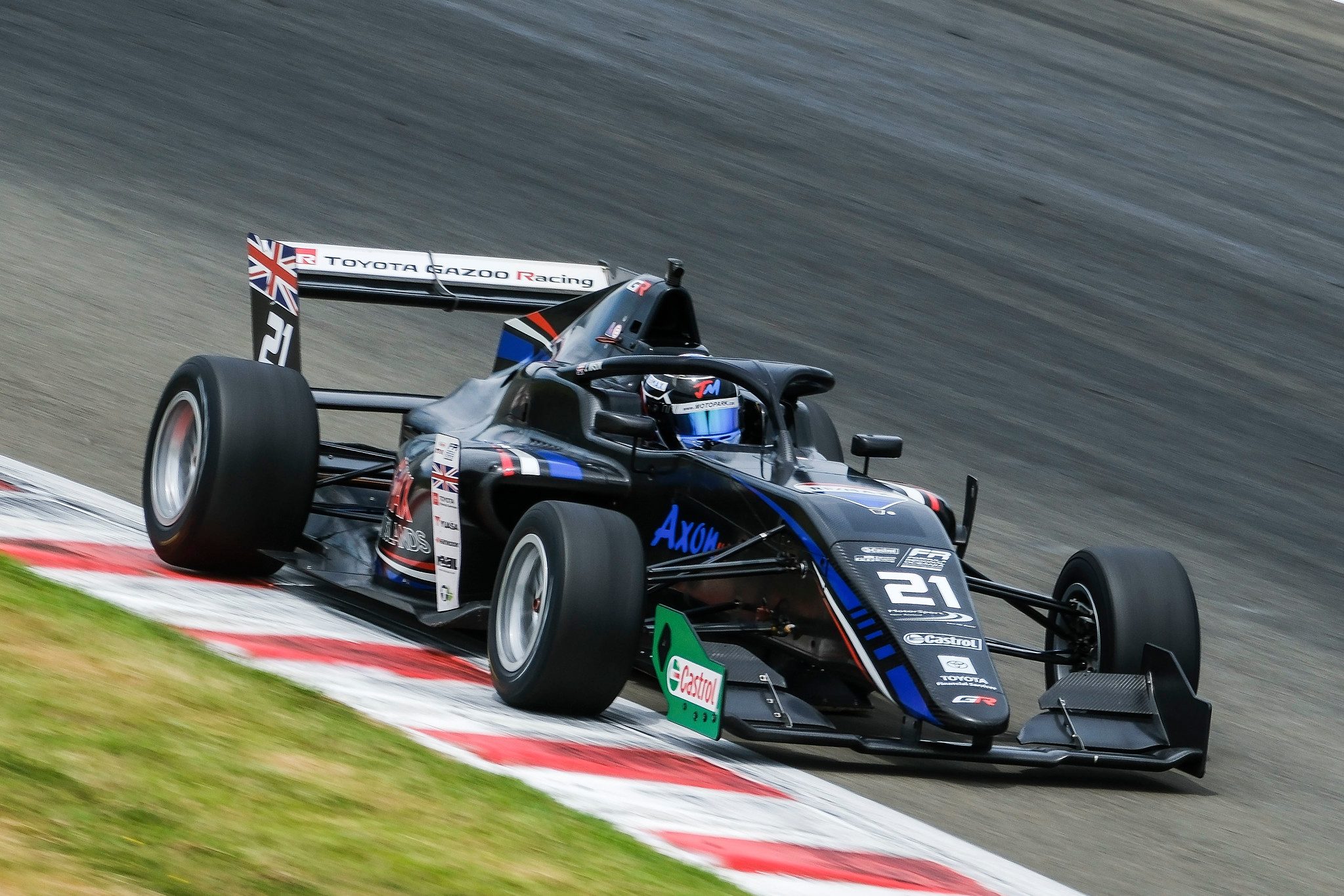 Mason holds off Foster in reverse top 8 race. - VelocityNews