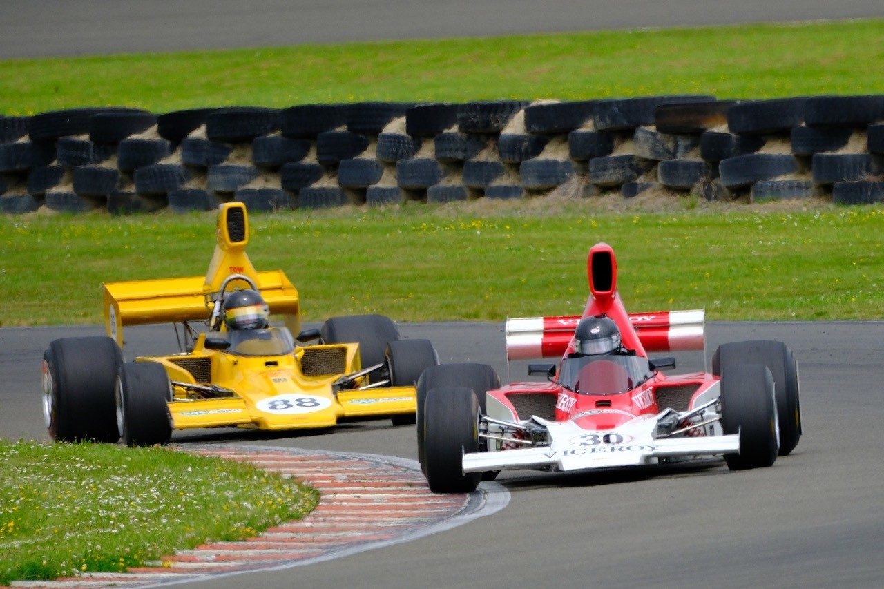 Family ties grow F5000 field to 16 for Hampton Downs 'Legends of Speed ...