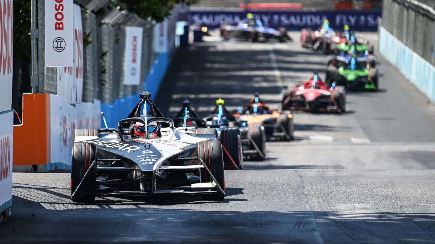 Evans tops Cassidy for Kiwi one-two in chaotic Rome E-Prix opener ...