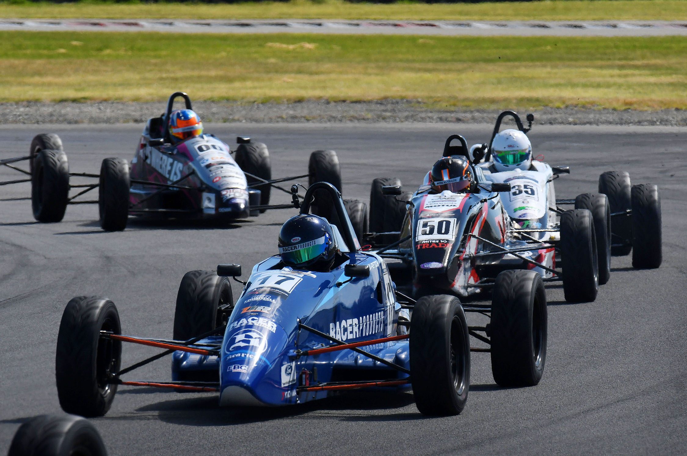 Fierce racing in South Island Formula Ford season-opener - VelocityNews