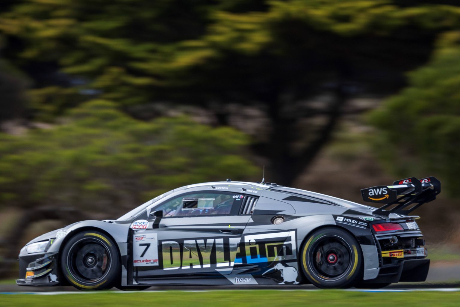 Leitch and Miles win GT World Challenge race at Phillip Island ...