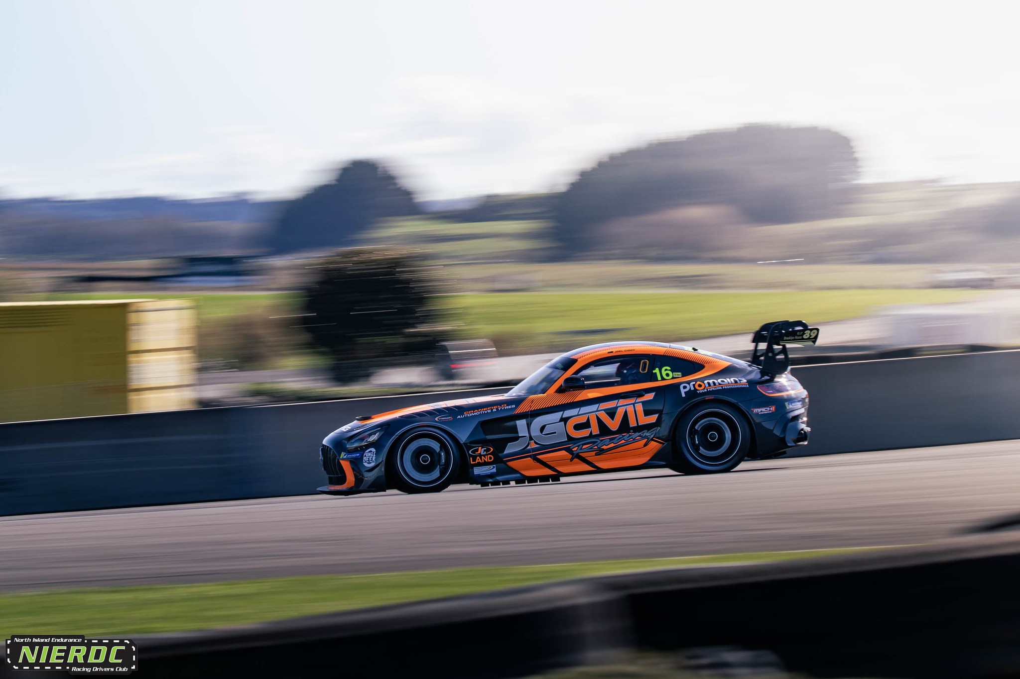 Giddy wins dramatic NIERDC 1-Hour at Hampton Downs - VelocityNews