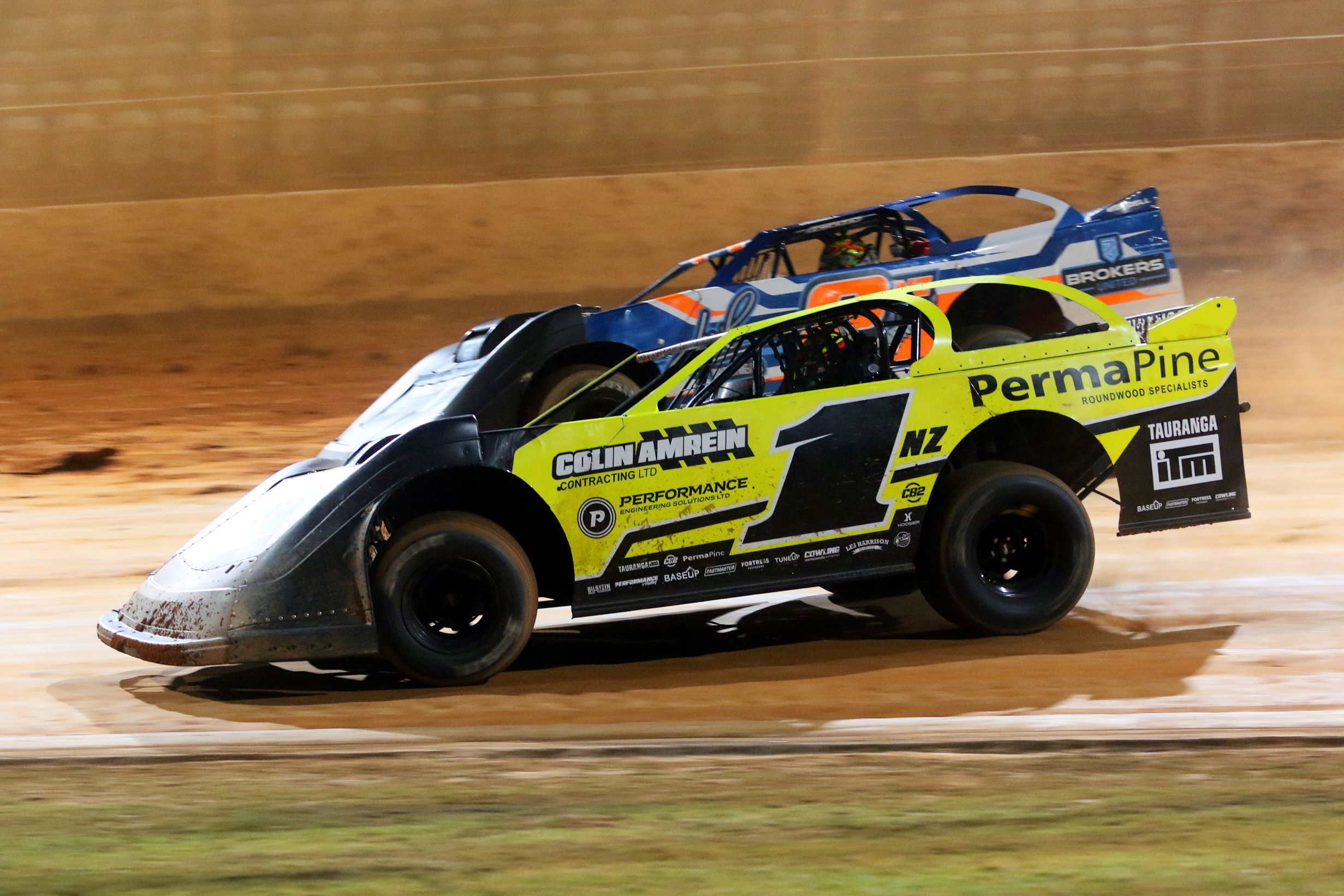 Cowling pips Waddell for Baypark South Pacific Super Saloon title ...