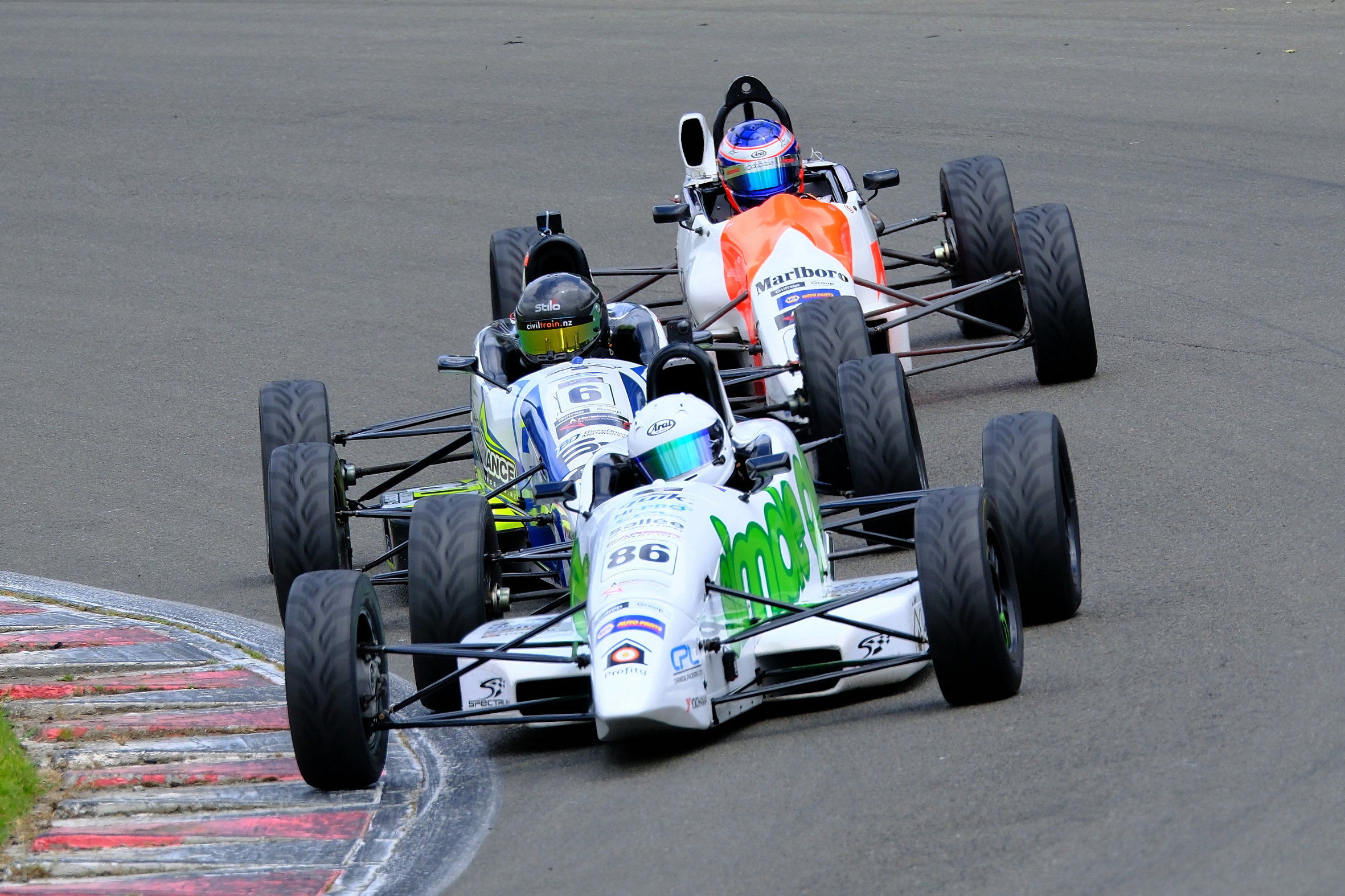 McCormack and Dowdall to Continue NIFF Rivalry at Hampton Downs this ...