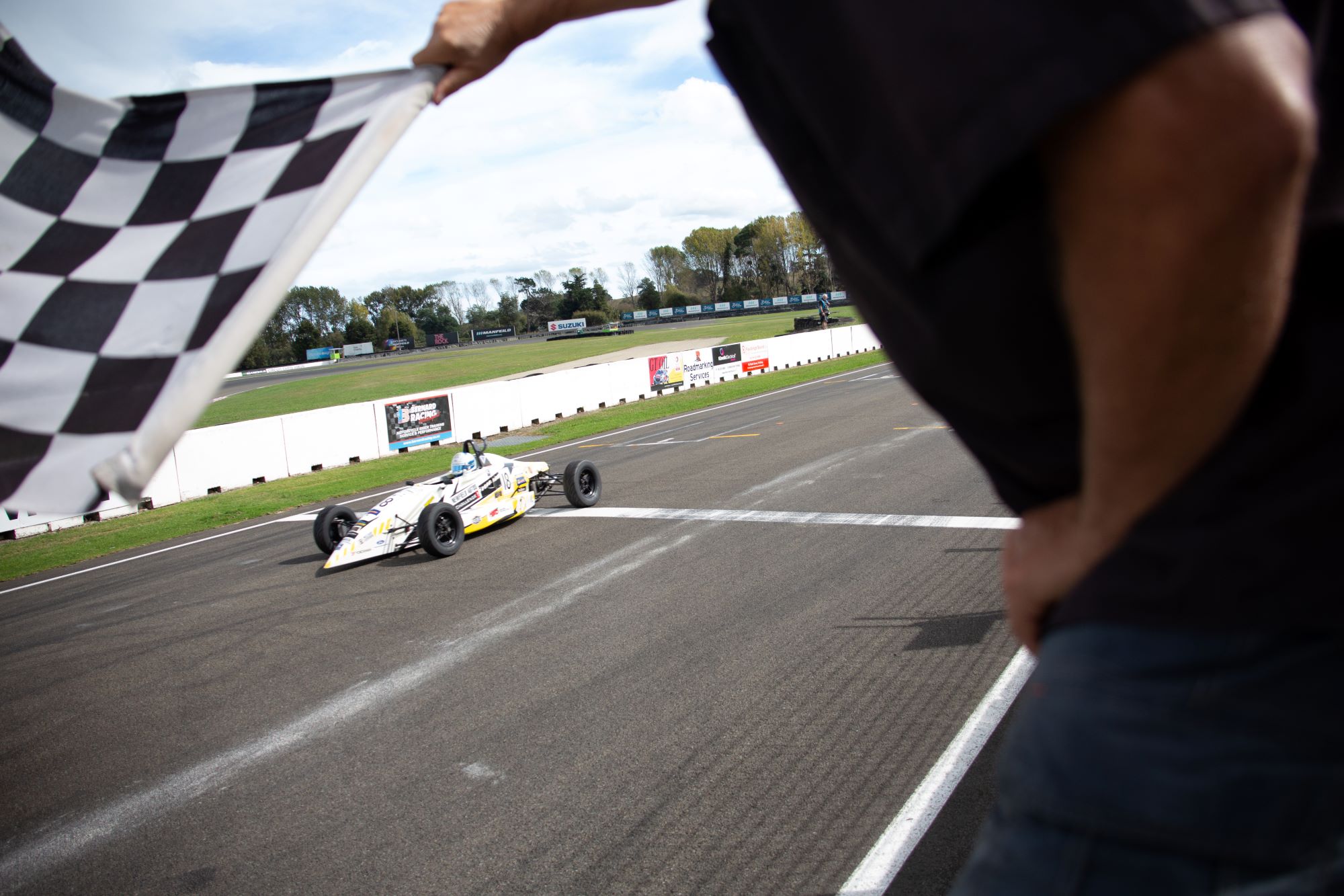 Dowdall wraps up 2025 NZ Formula Ford title and wins Morrie Smith ...
