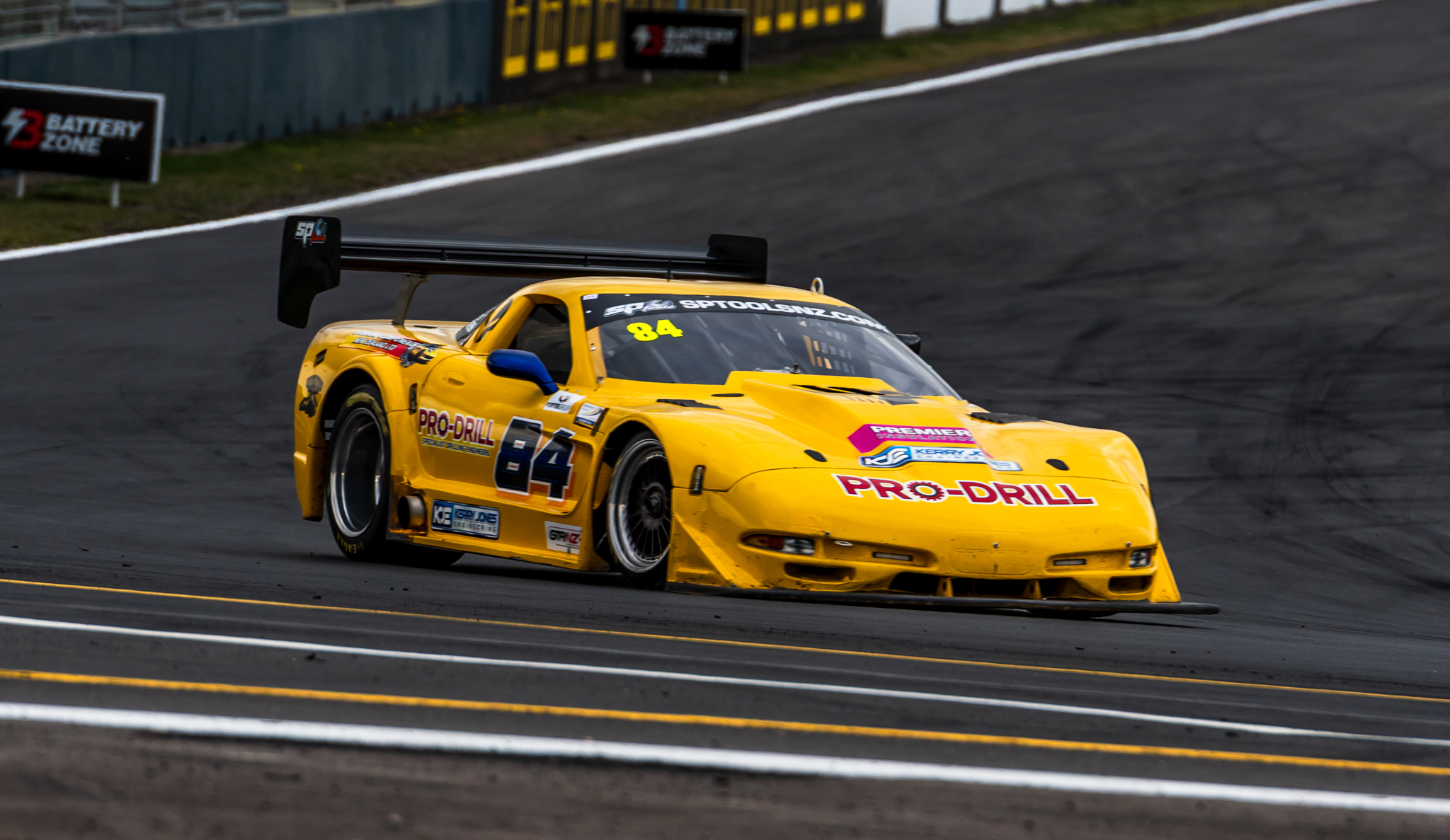 NZ Super V8s set the stage ablaze at Taupō: Kerry Jones dominates ...