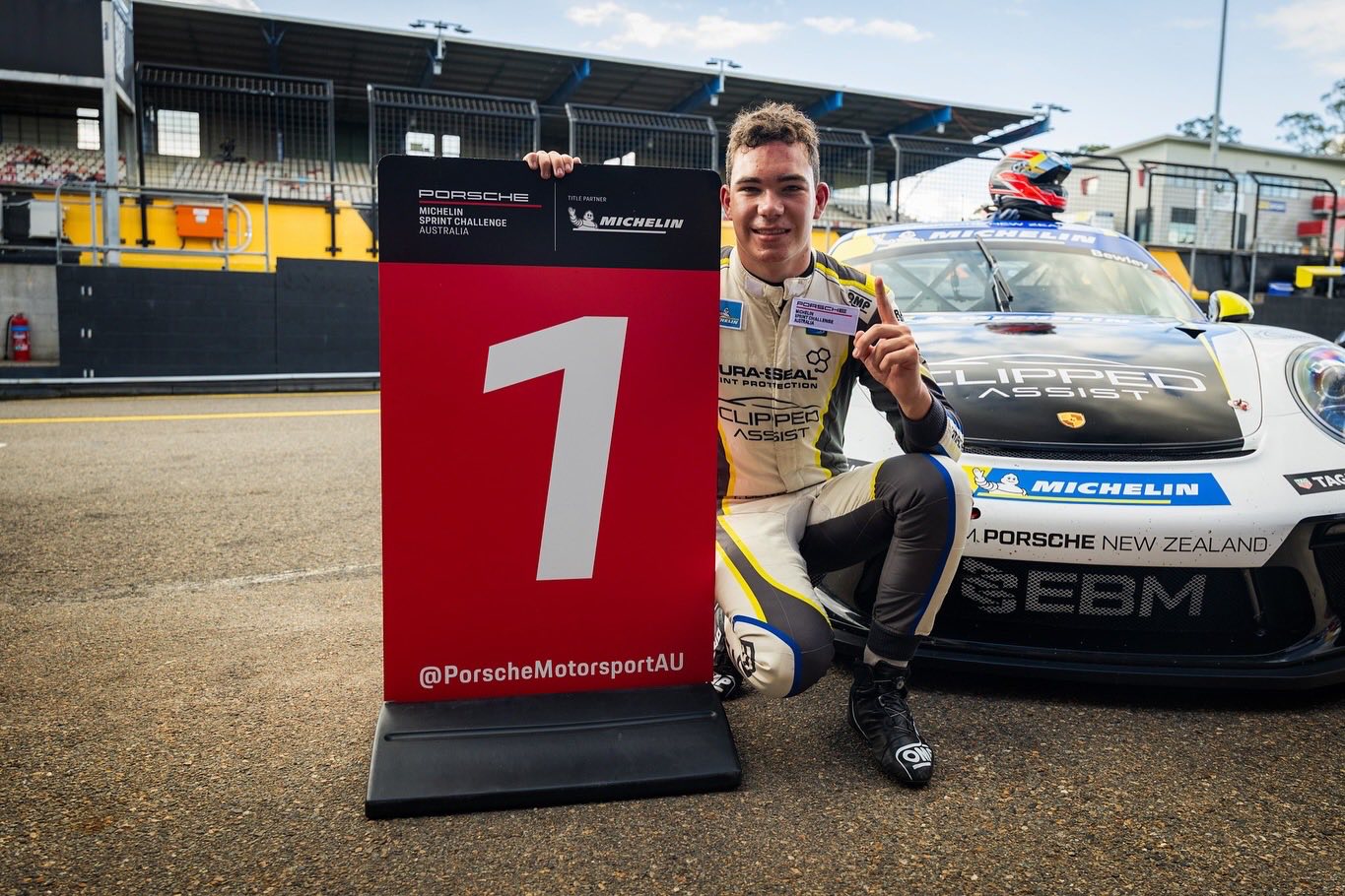Kiwi rookie Tom Bewley claims maiden victory in Porsche Sprint ...