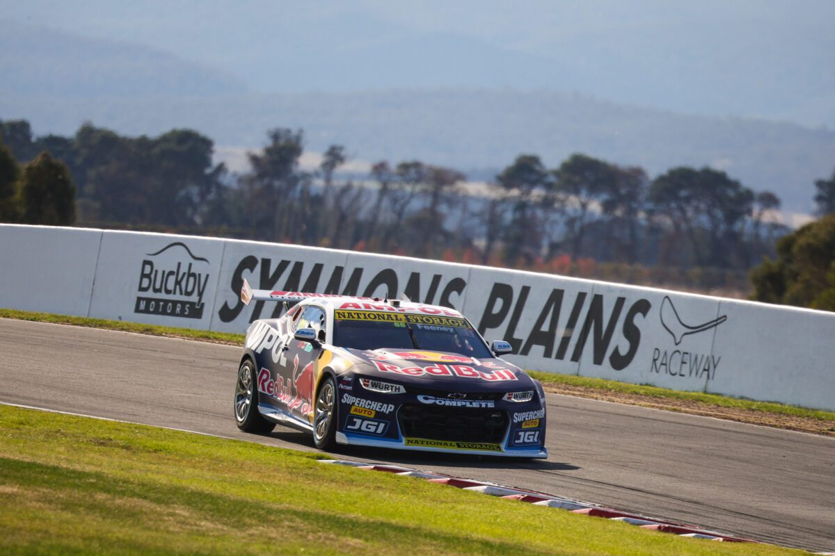 Top 10 double for Kiwi stars as Feeney dominates Tasmania - Supercars ...