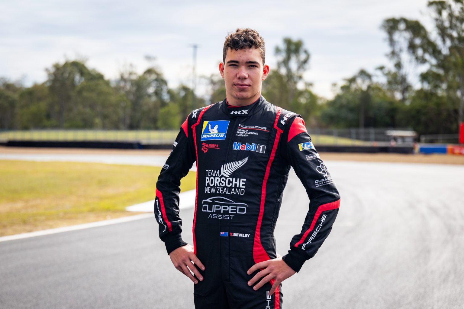 Teen star Tom Bewley overcomes setbacks to stay in championship ...