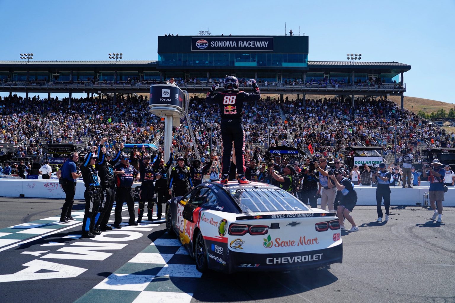 “Nobody Can Run With Him”: Denny Hamlin and Co. hail SVG’s road course ...