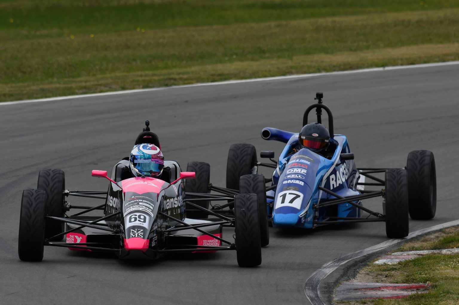 Competition heats up for South Island Formula Ford this weekend in ...