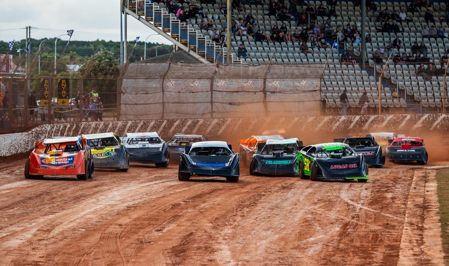 South Pacific Super Saloon Championship sparks big night at Baypark ...